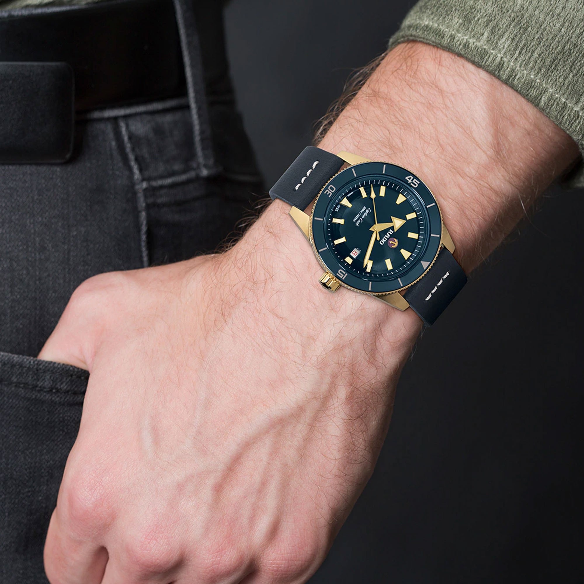 Rado Captain Cook 42mm Mens Watch R32504205