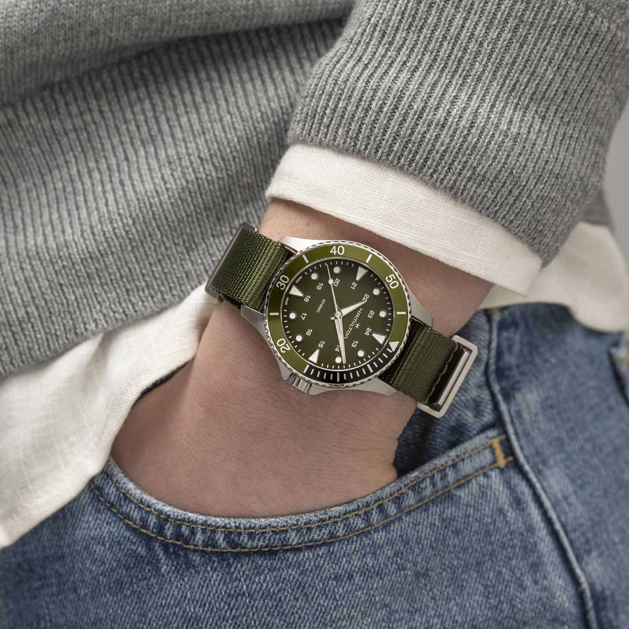 Hamilton Khaki Navy Scuba Quartz 37mm Mens Watch H82241961