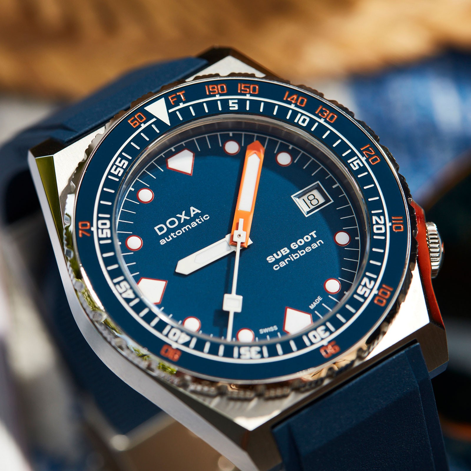 DOXA SUB 600T Caribbean Automatic 40mm Mens Watch 861.10.201.32