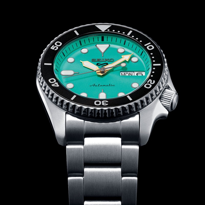 Seiko 5 Sports SKX 'Midi' Teal SRPK33K1 SRPK33K1